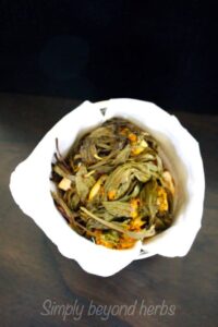 Herbal cough syrup with Ribwort Plantain and Dandelion blossoms