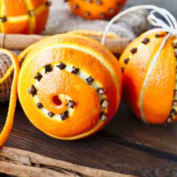 How to make dried Orange Clove Pomander balls for Christmas ...