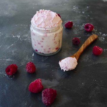 Foaming bath butter recipe with real raspberries - SimplyBeyondHerbs