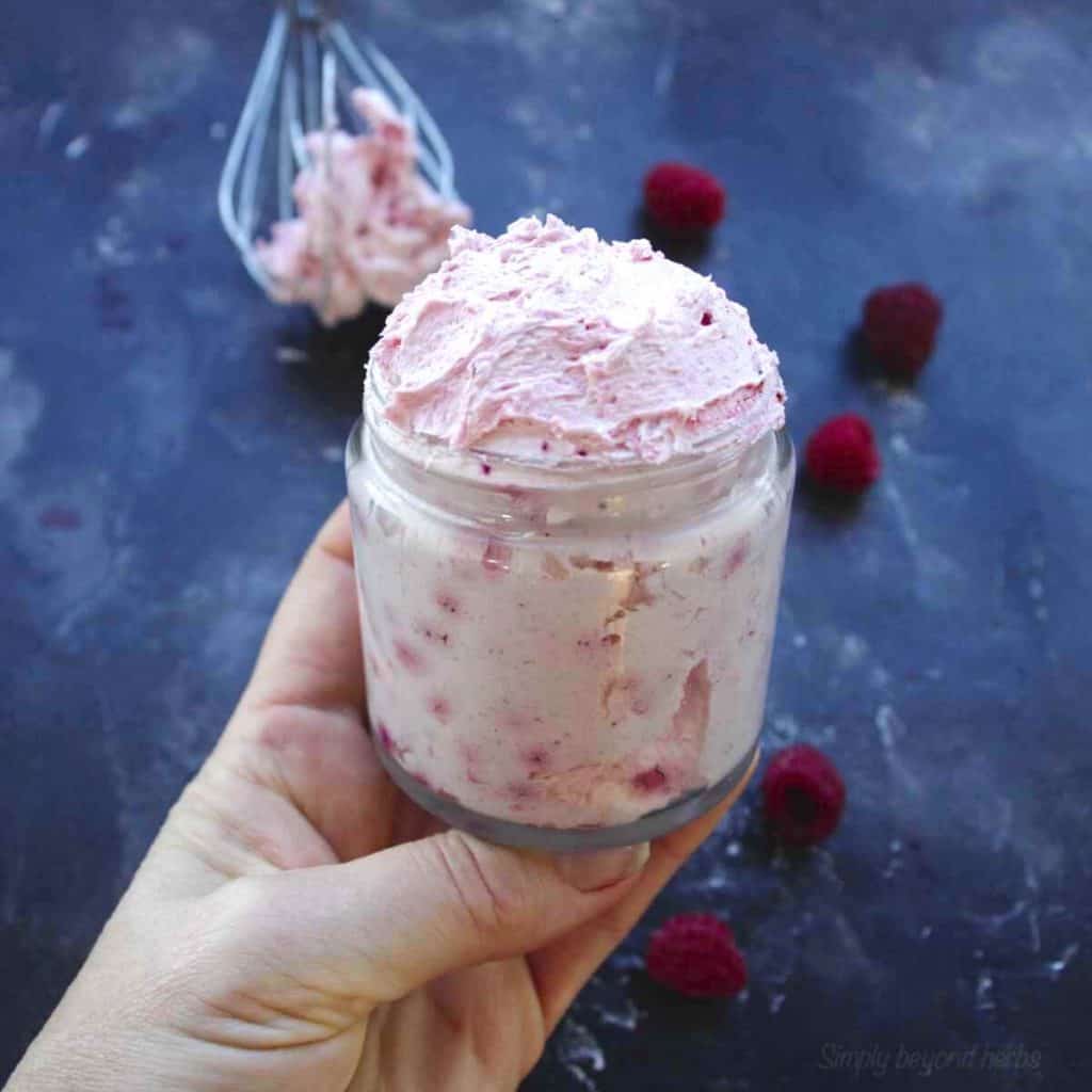 Foaming bath butter recipe with real raspberries - SimplyBeyondHerbs