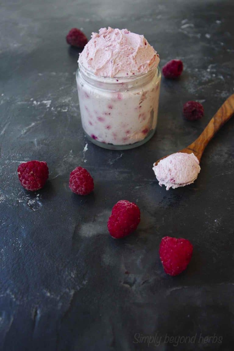 Foaming bath butter recipe with real raspberries - SimplyBeyondHerbs