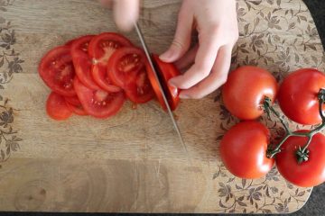 how to make tomato powder (3 ways) - SimplyBeyondHerbs