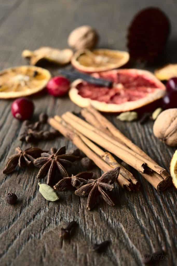 23 Christmas spices and herbs to highlight the festive season ...