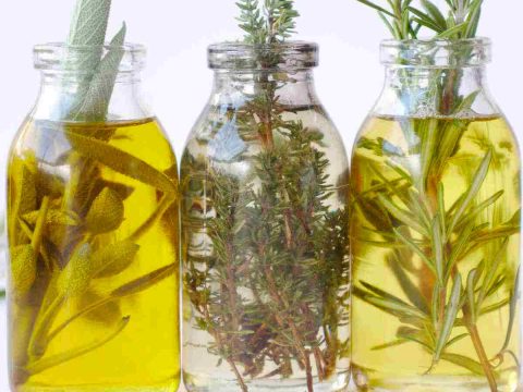 How to make herb infused olive oils - SimplyBeyondHerbs