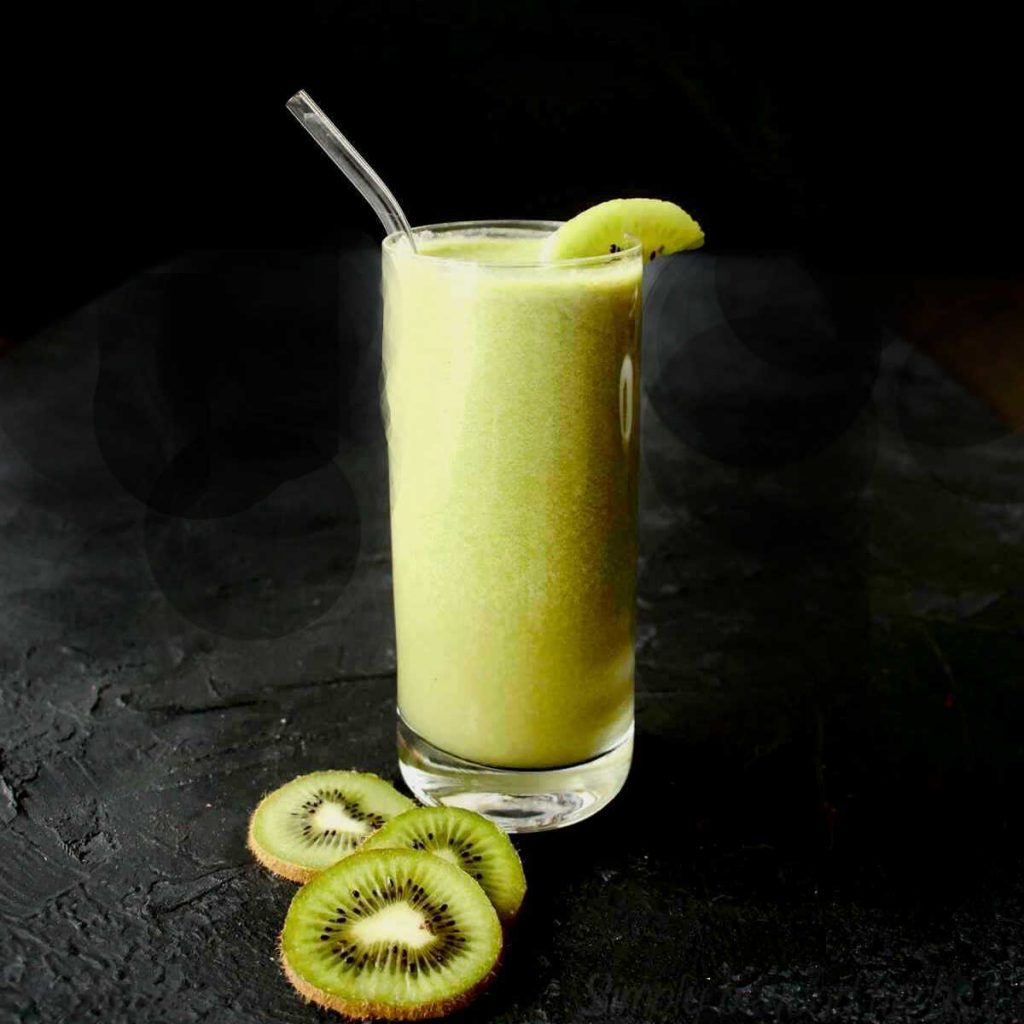 Kiwi juice recipe (with juicer or blender) - SimplyBeyondHerbs