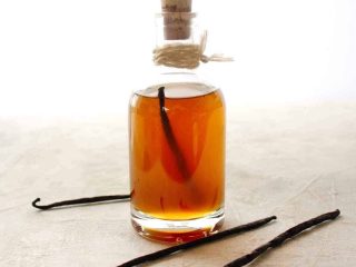 Homemade Vanilla liqueur recipe from fresh vanilla beans ...