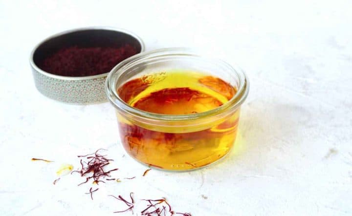 How to make Saffron water and its uses - SimplyBeyondHerbs