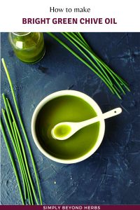 Emerald Chive Oil - SimplyBeyondHerbs
