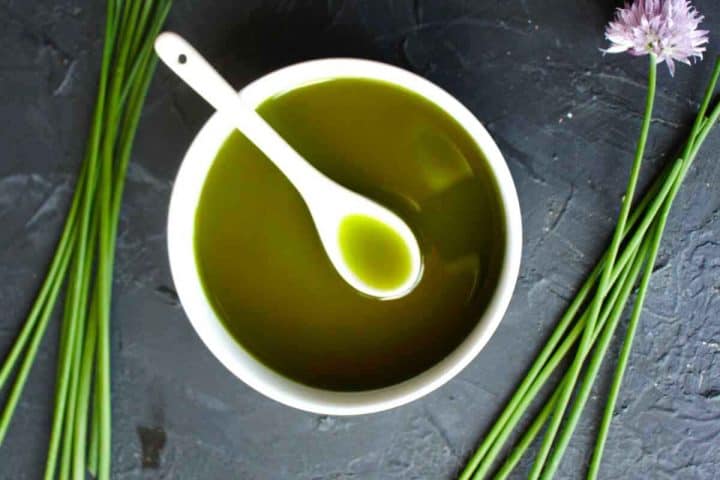 5 ingredients Sour Cream and Chive Dip Recipe - SimplyBeyondHerbs