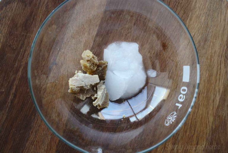 How to make beetroot lip balm for a naturally pink tint - SimplyBeyondHerbs