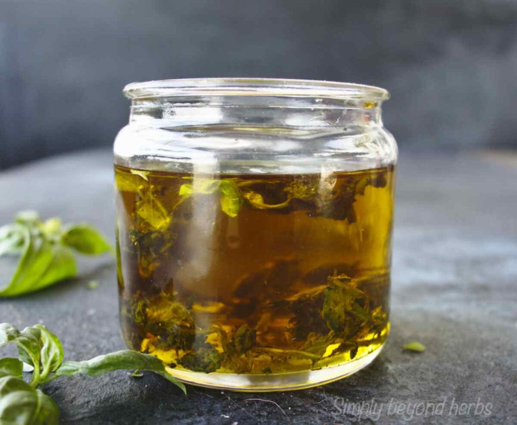 Basil Infused Olive Oil - 3 ways to make Basil oil at home ...