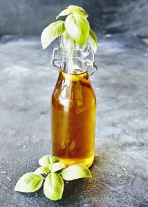 Basil Infused Olive Oil - 3 ways to make Basil oil at home ...