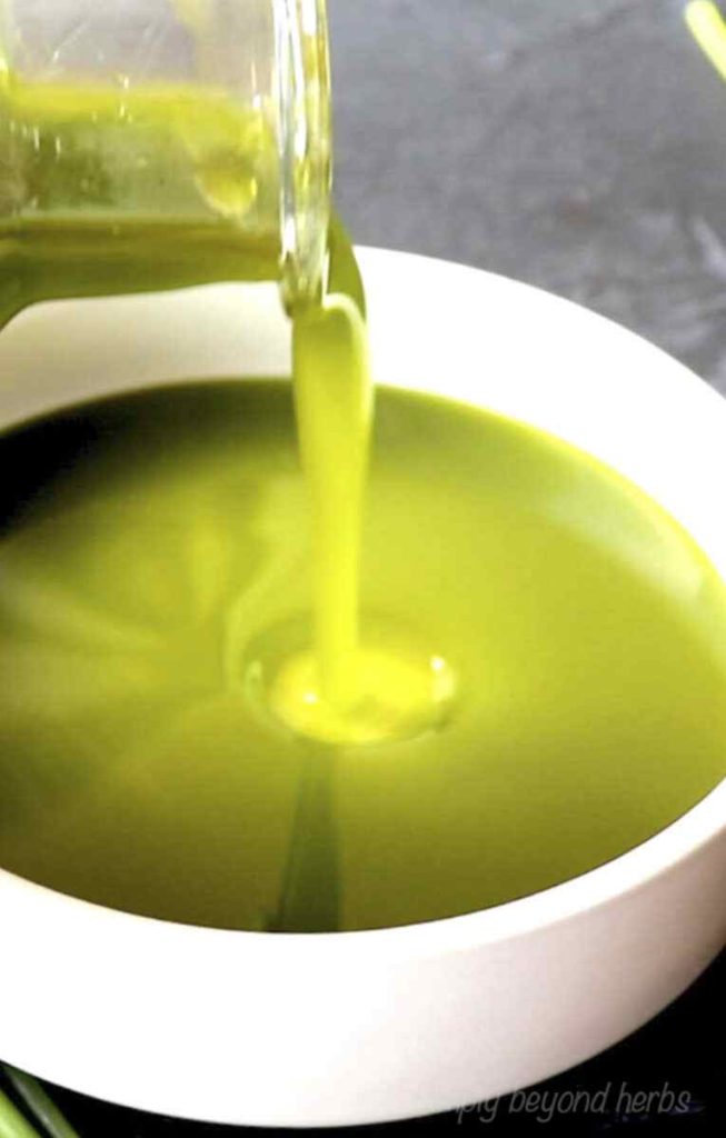 Basil Infused Olive Oil - 3 ways to make Basil oil at home ...